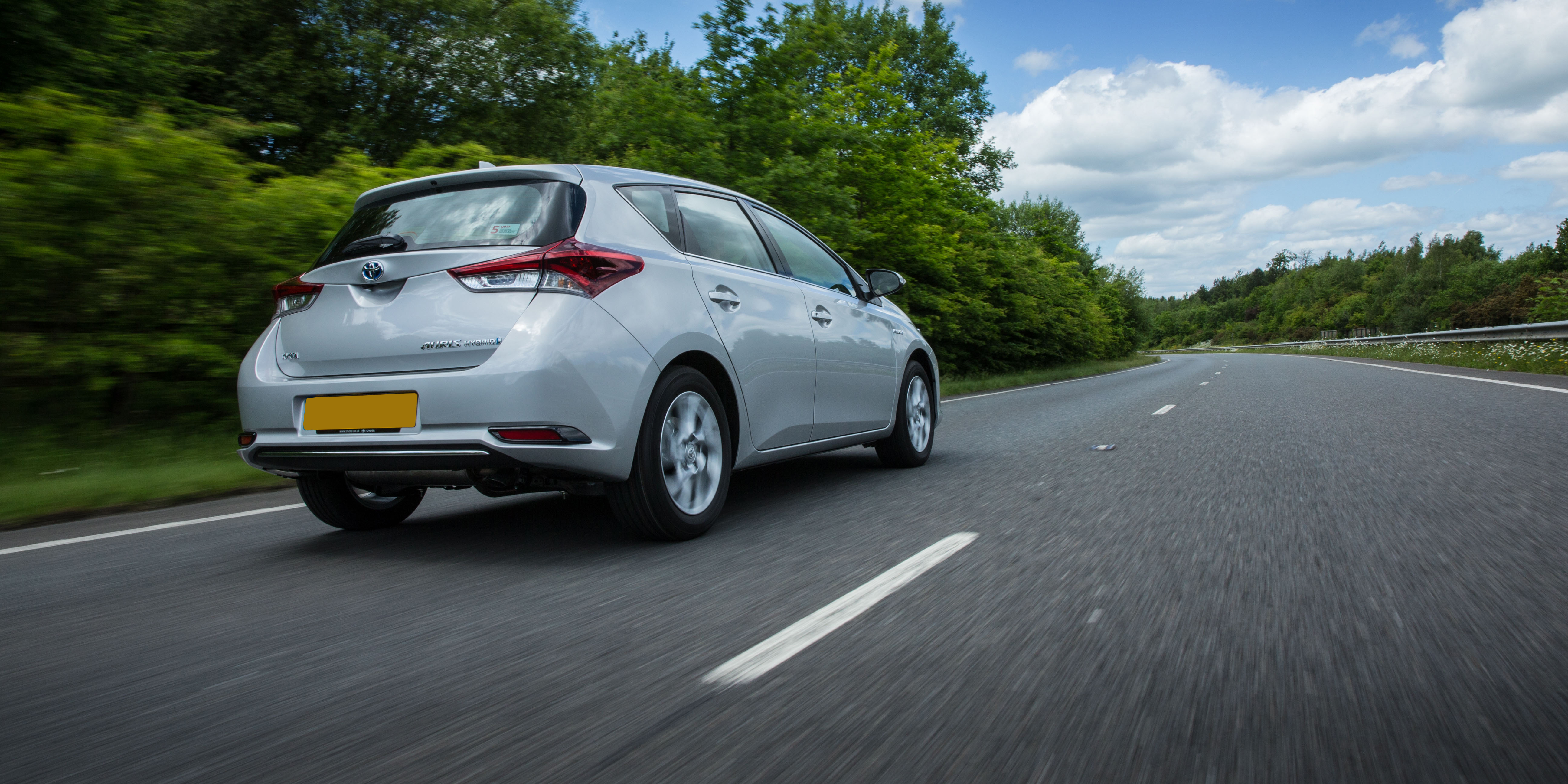 Toyota Auris Review | carwow