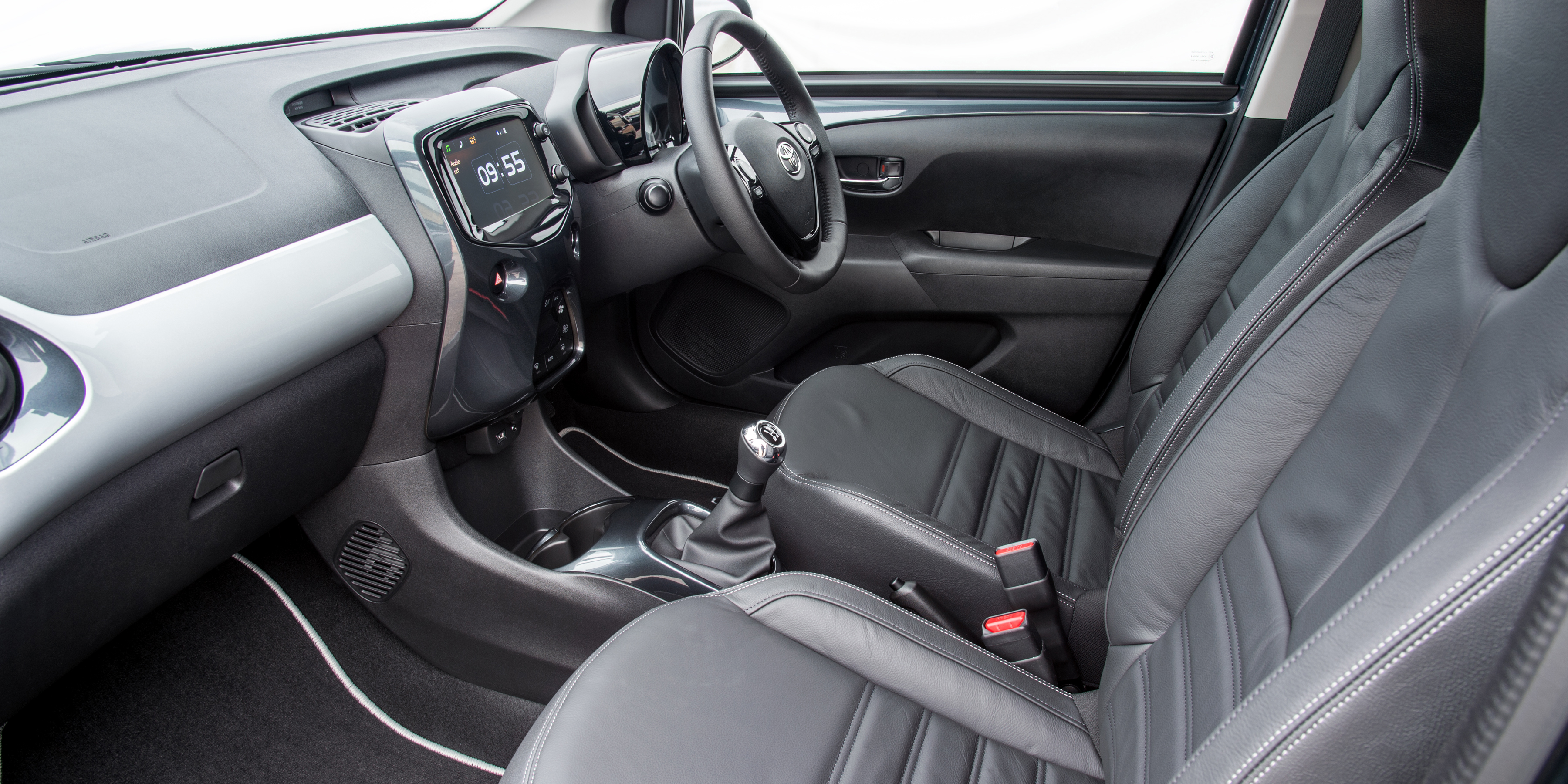 Toyota Aygo interior and infotainment | carwow