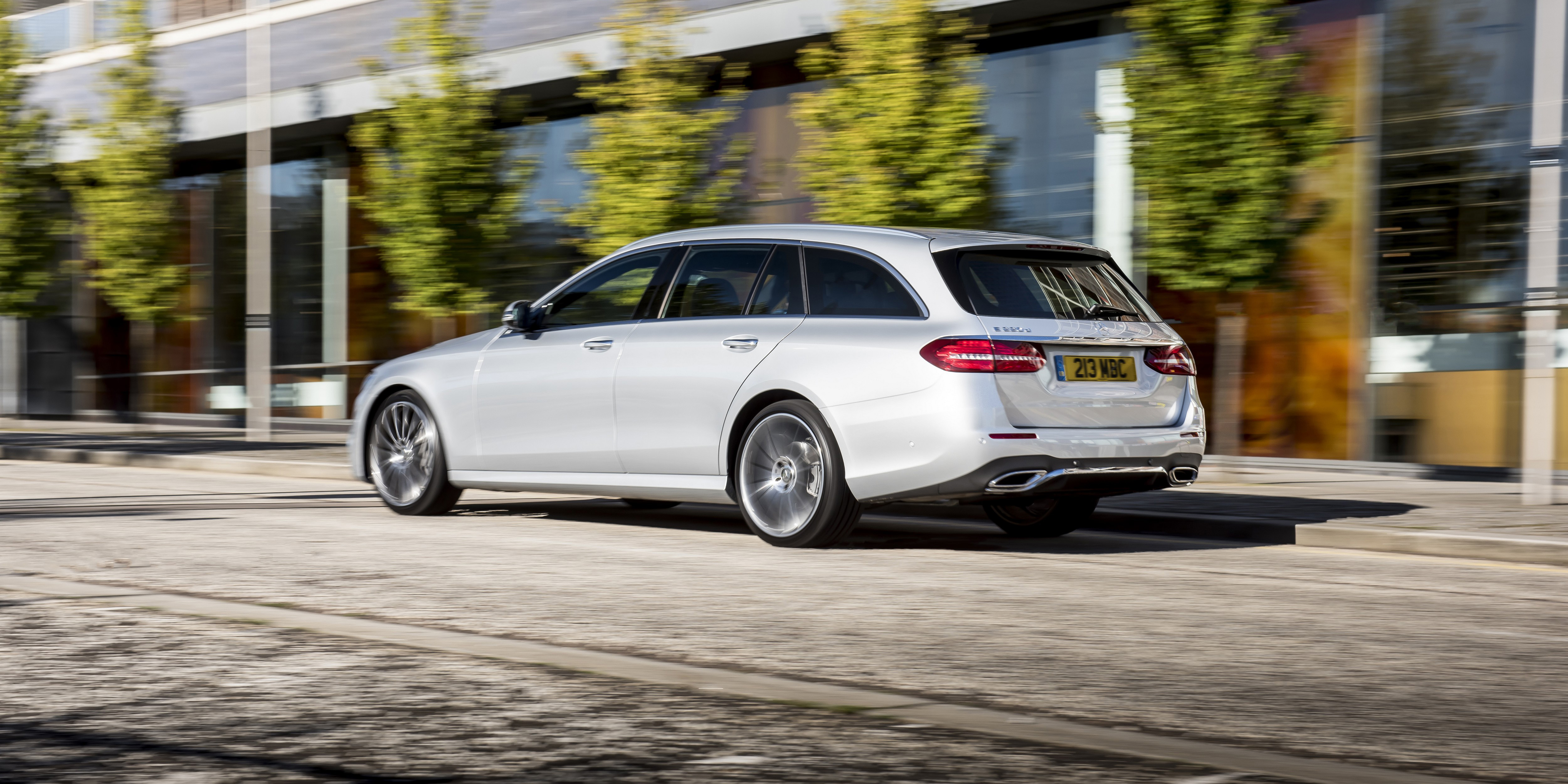 Mercedes E-Class Estate Review | carwow