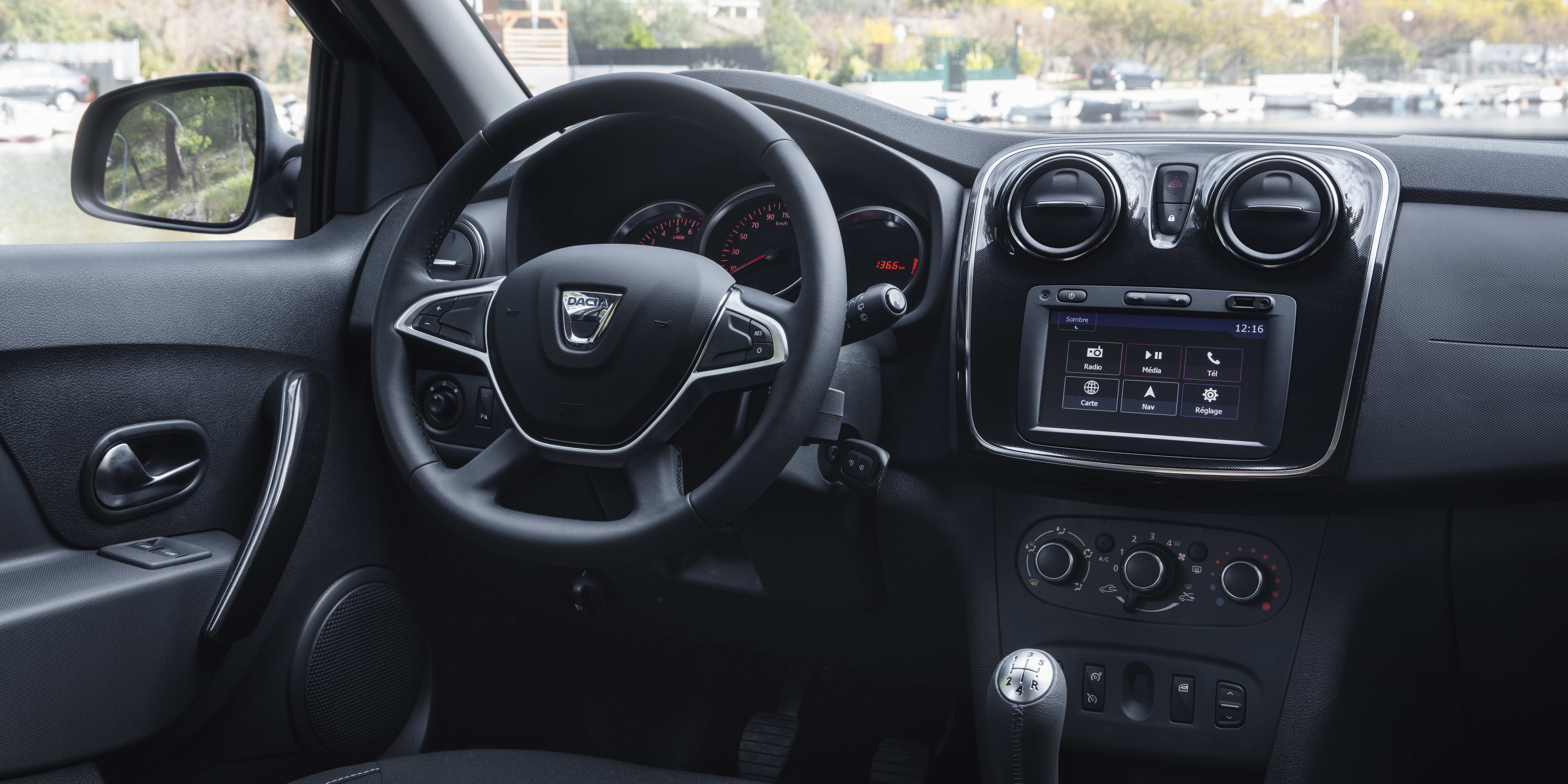 Dacia Sandero Review | carwow