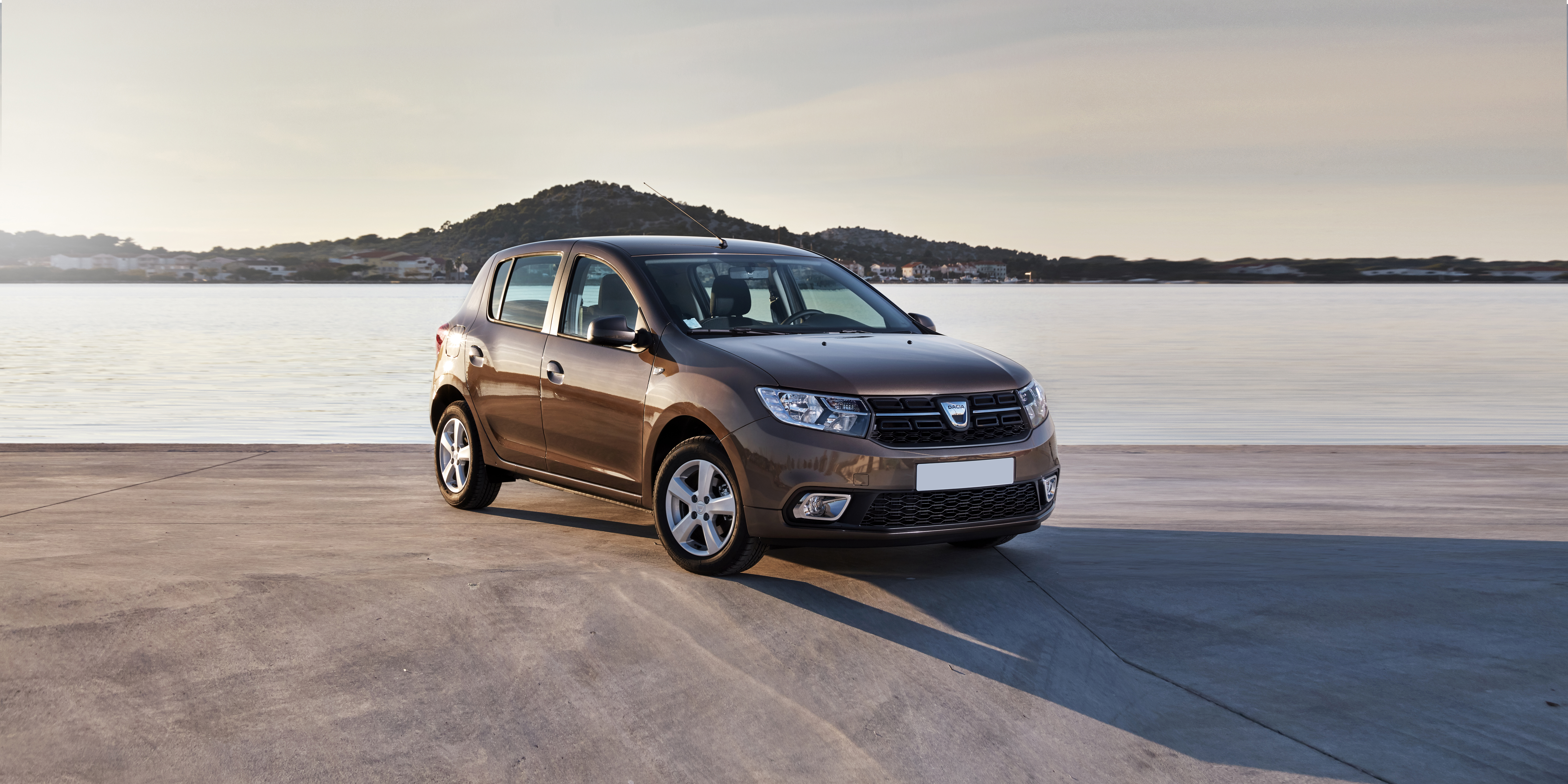 Dacia Sandero Review | carwow