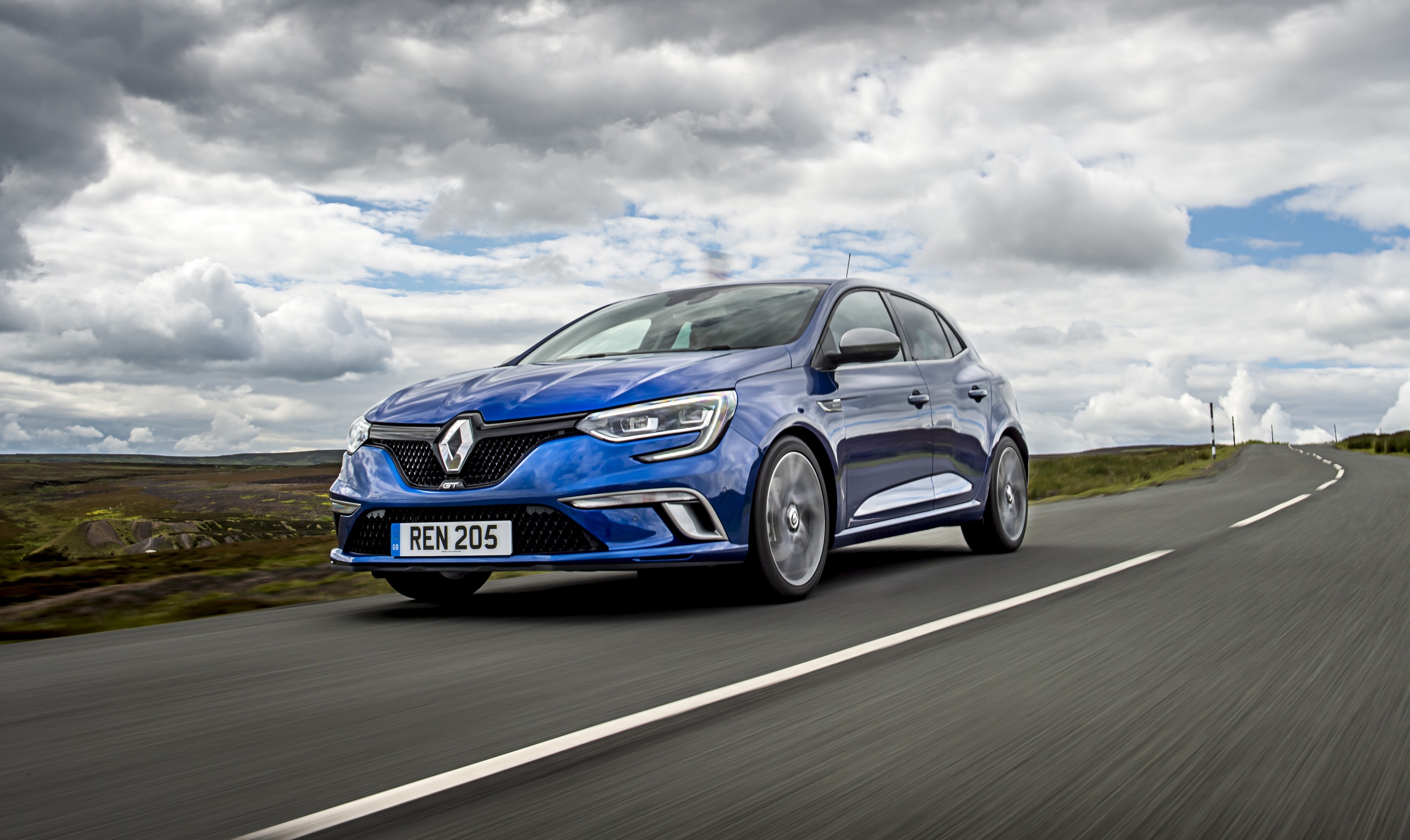 Renault Megane Review | carwow