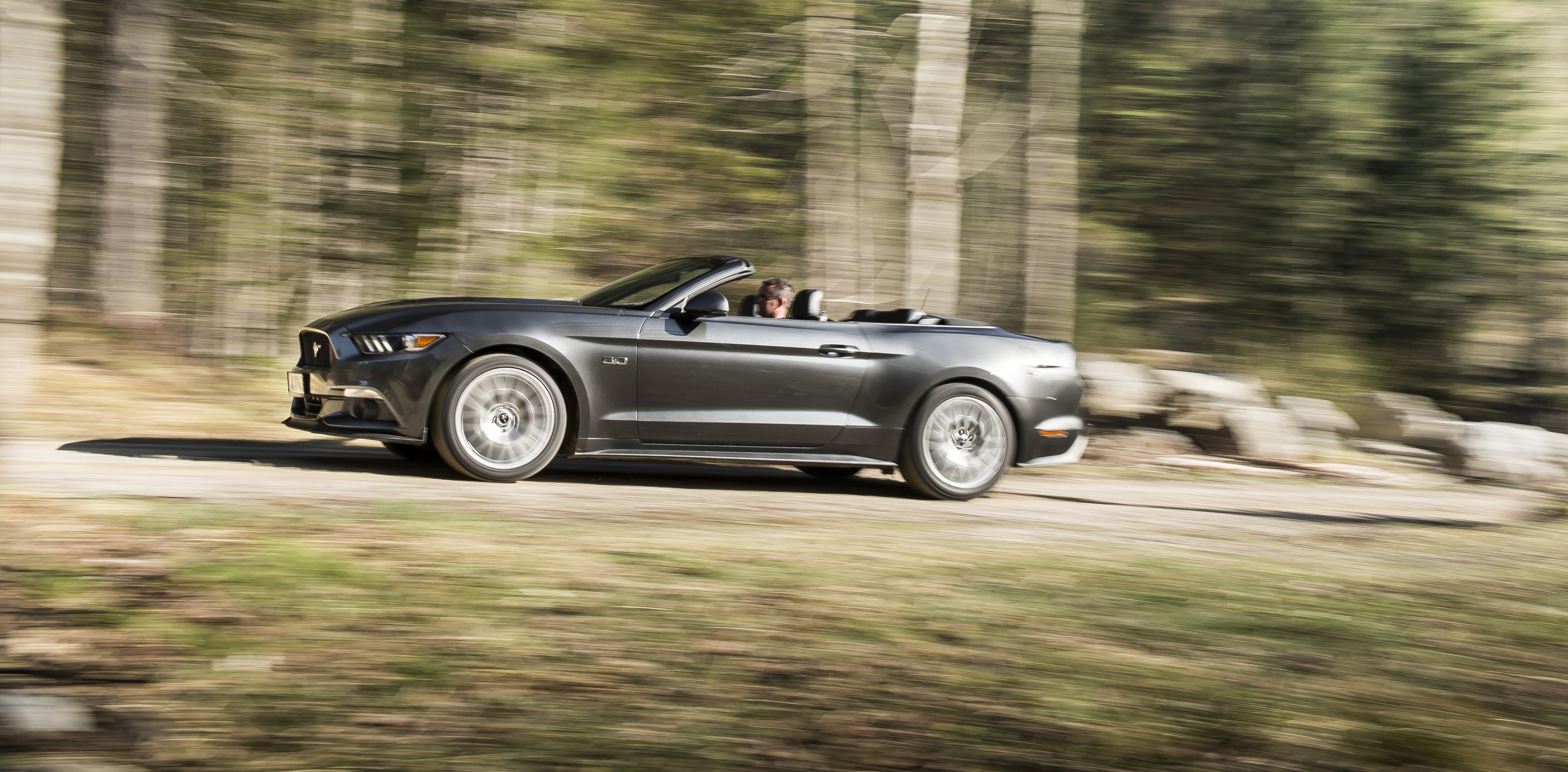 Ford Mustang Convertible Review | carwow