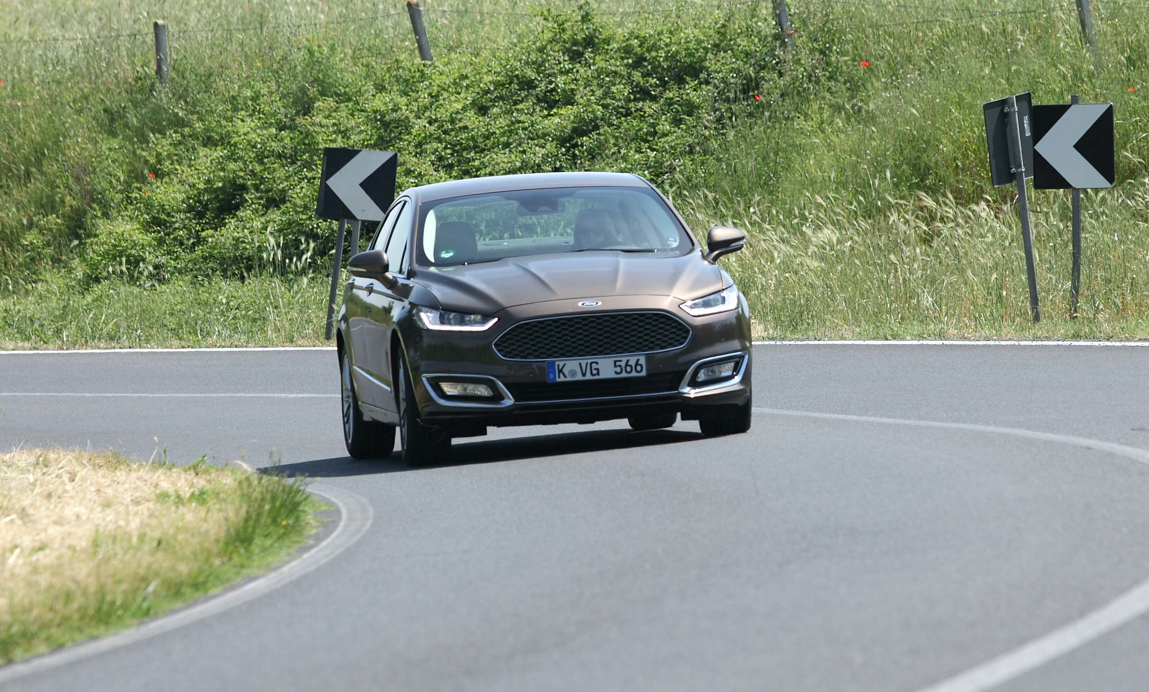 Ford Mondeo Vignale Review | carwow