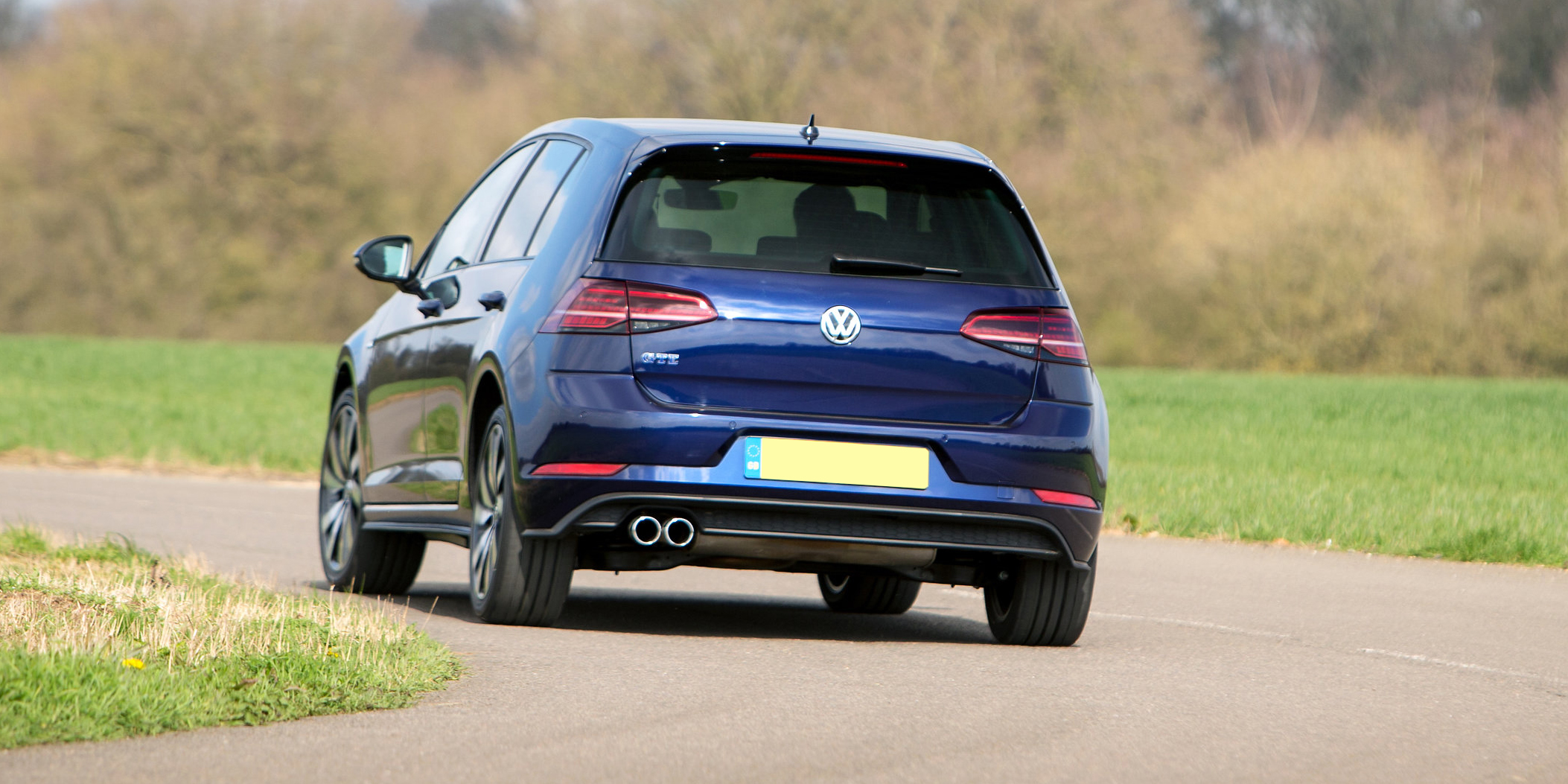 Volkswagen Golf GTE Review | carwow