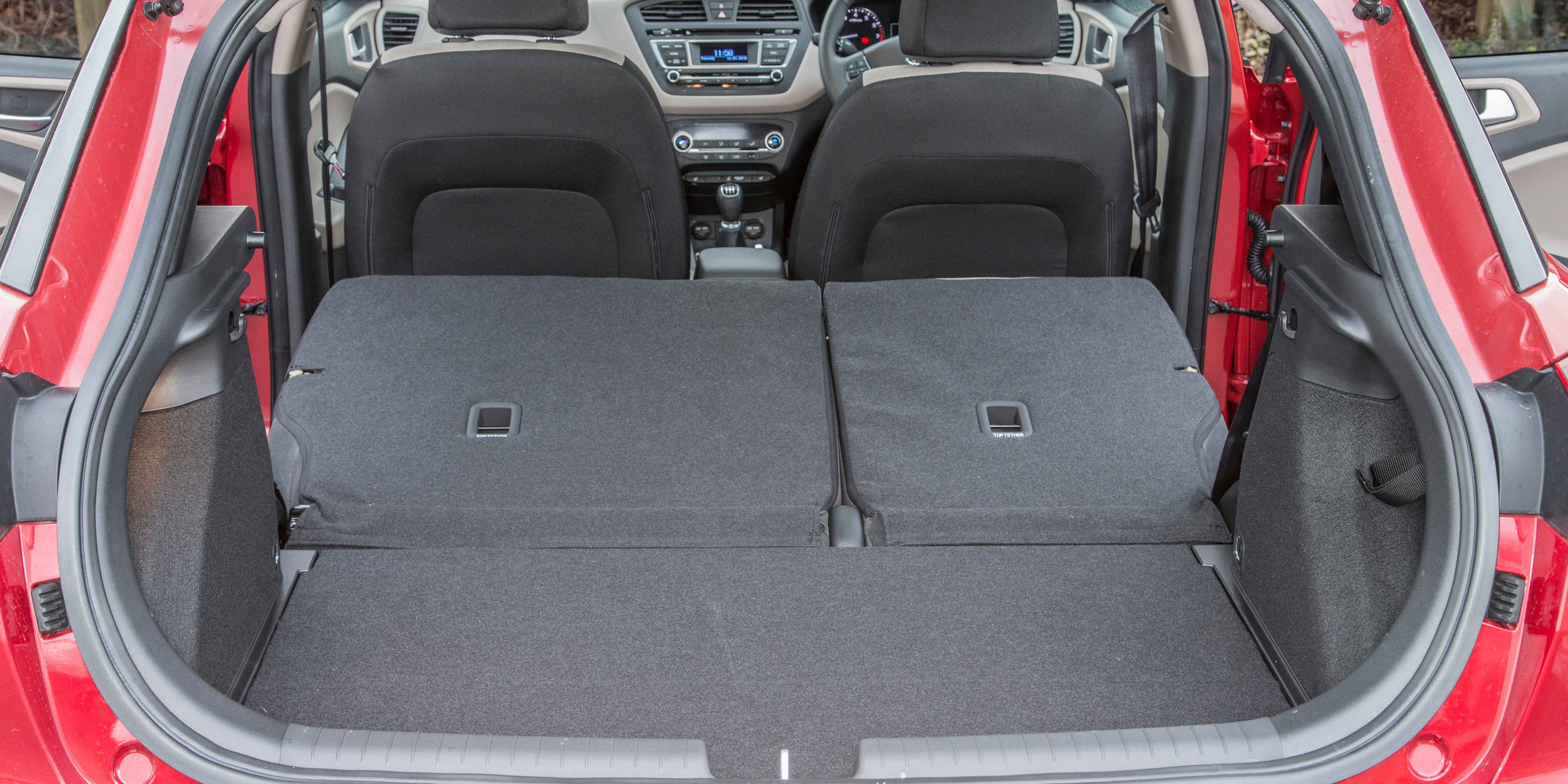 Hyundai i20 practicality and boot space | carwow