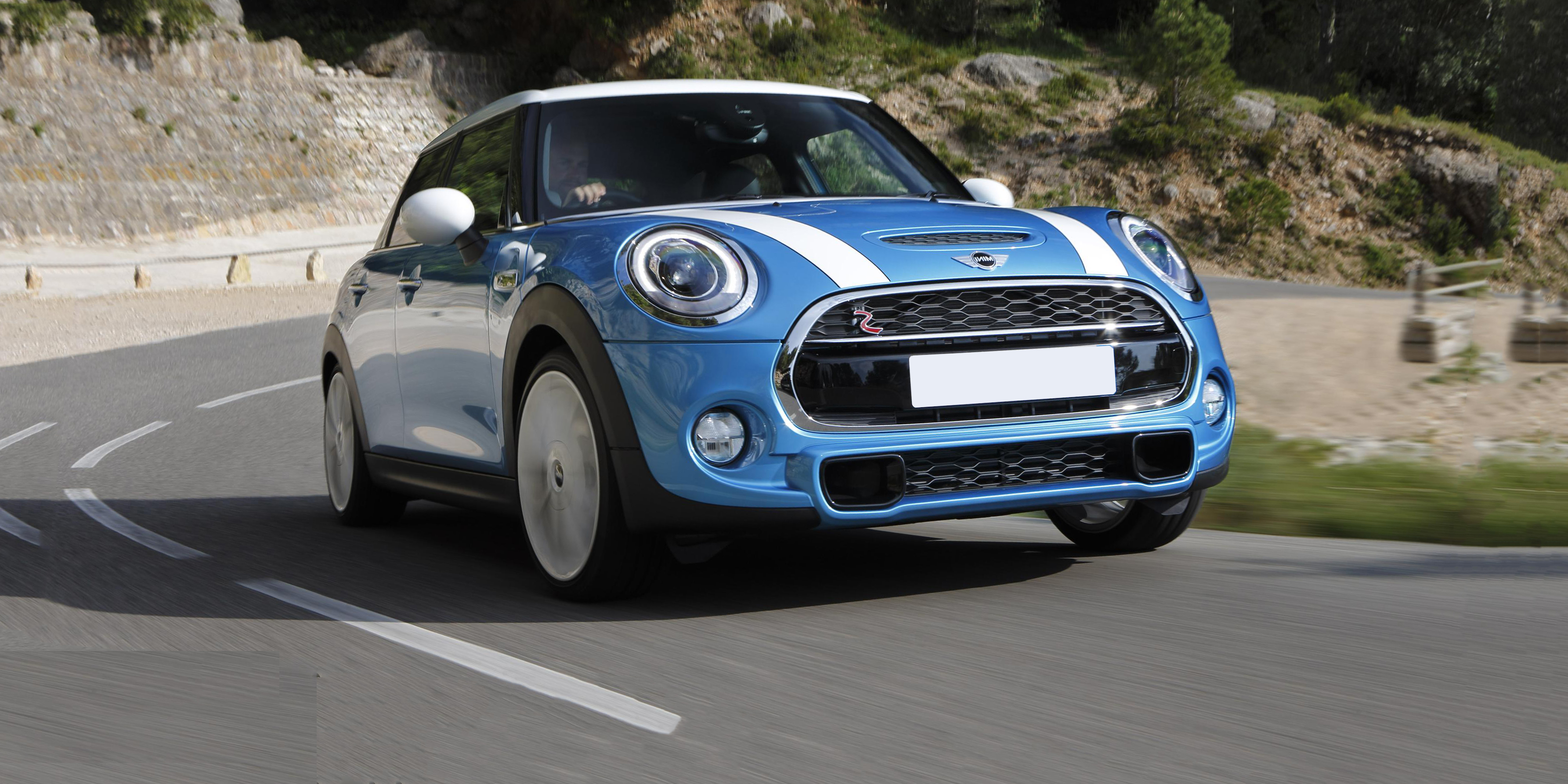 MINI 5-Door Hatch Review | carwow