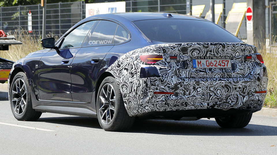 New BMW i4 spotted testing: mid-life facelift for premium EV | Carwow