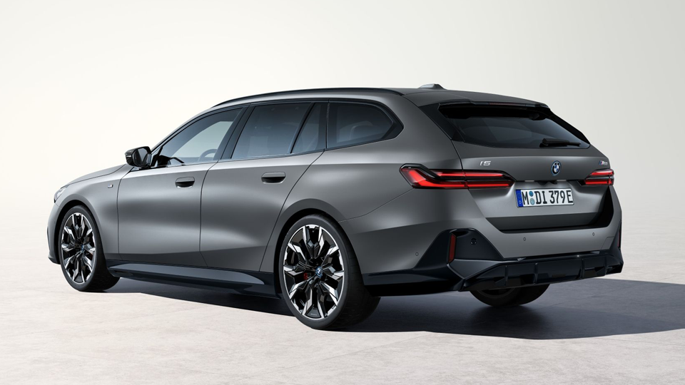 New BMW 5 Series and i5 Touring revealed: luxury estate car on sale now ...