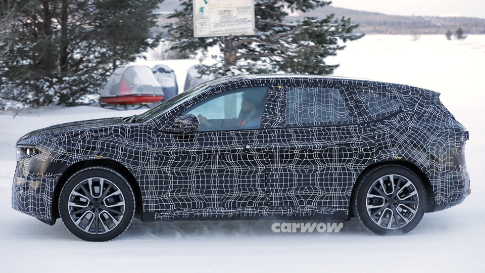 New BMW iX3 spotted: Neue Klasse SUV coming in 2025 | Carwow