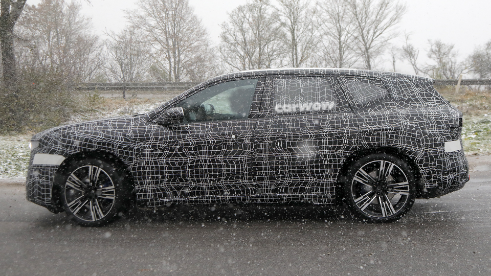 New BMW iX3 spotted: Neue Klasse SUV coming in 2025 | carwow