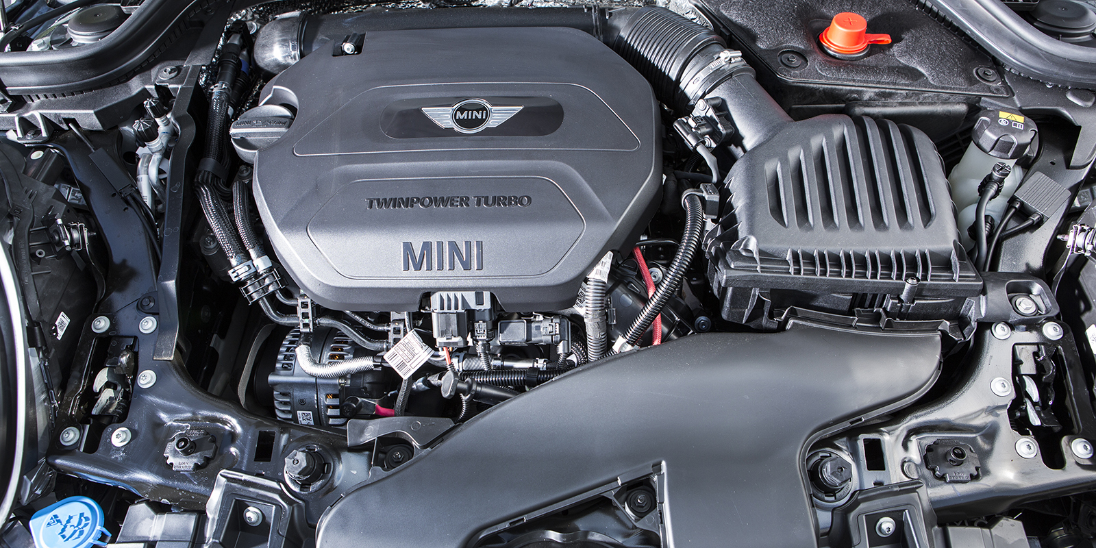 MINI 5-Door Hatch Review | carwow