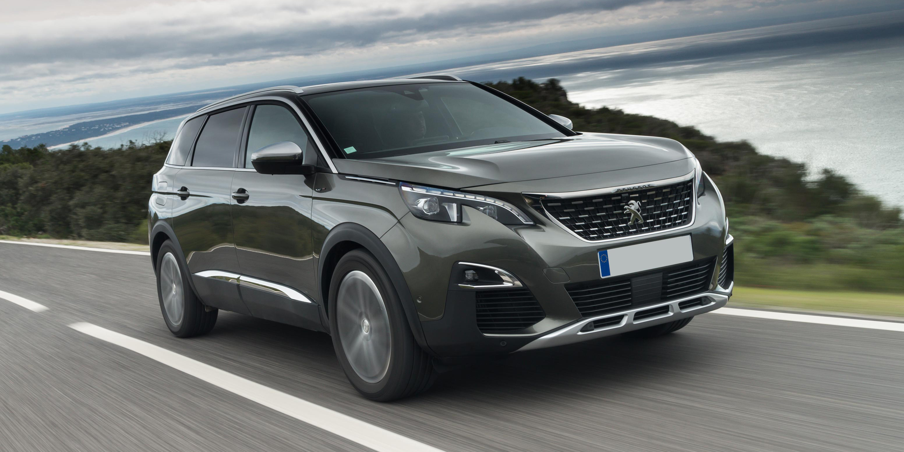 Peugeot 5008 2017 Review | carwow