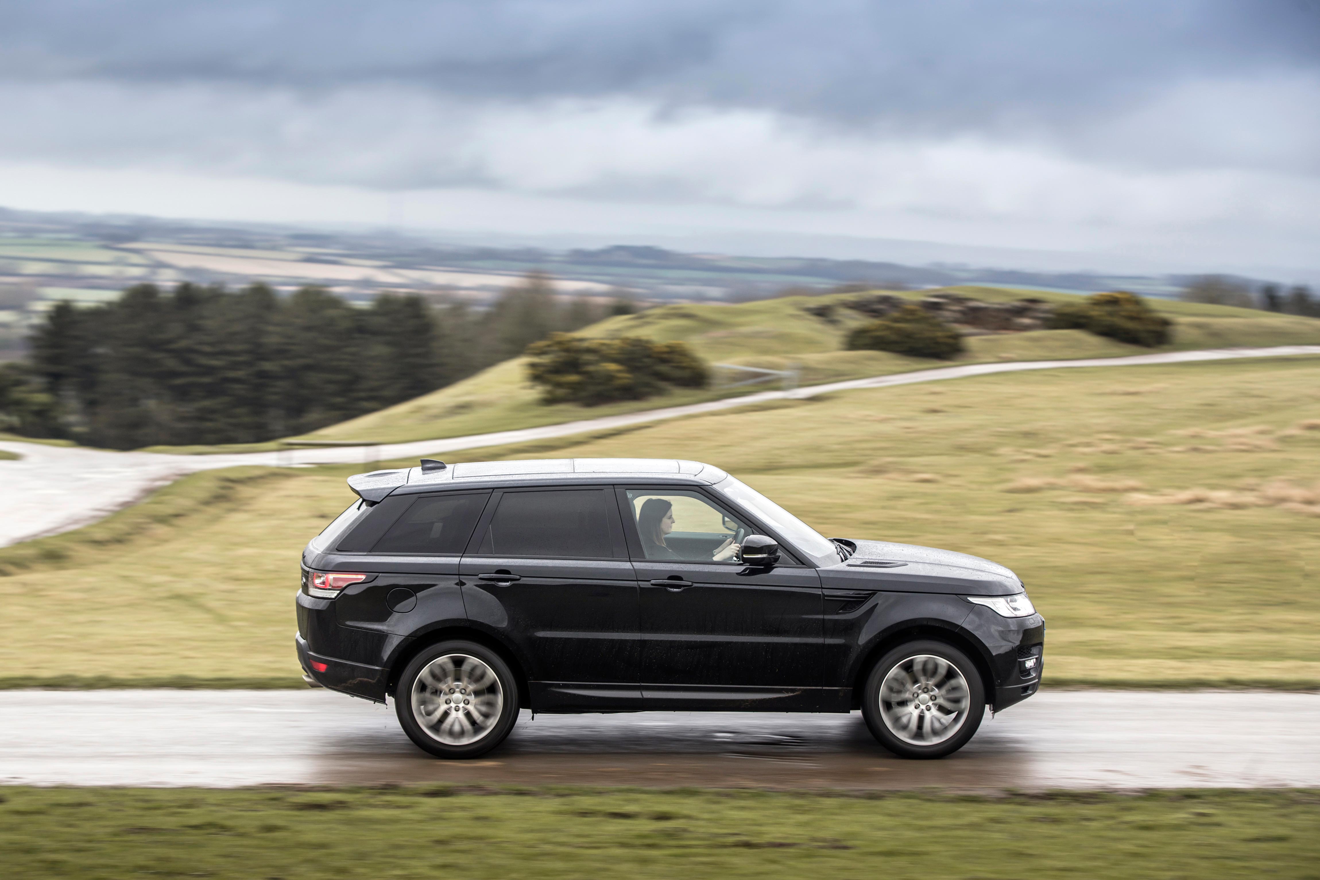 Land Rover Range Rover Sport Review | carwow