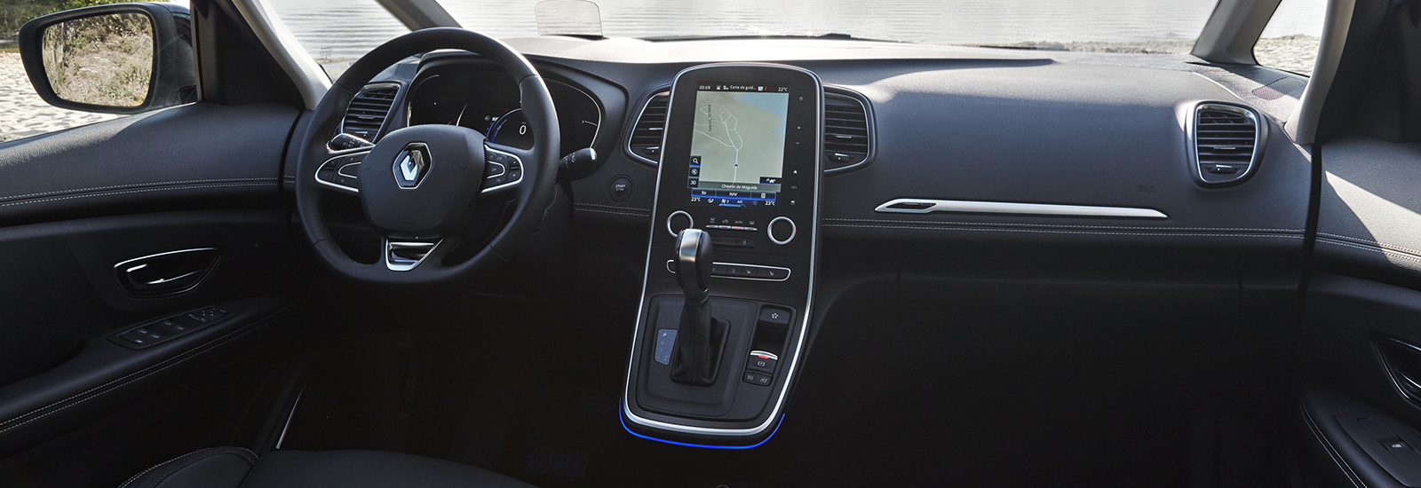 Renault Scenic size and dimensions guide | Carwow