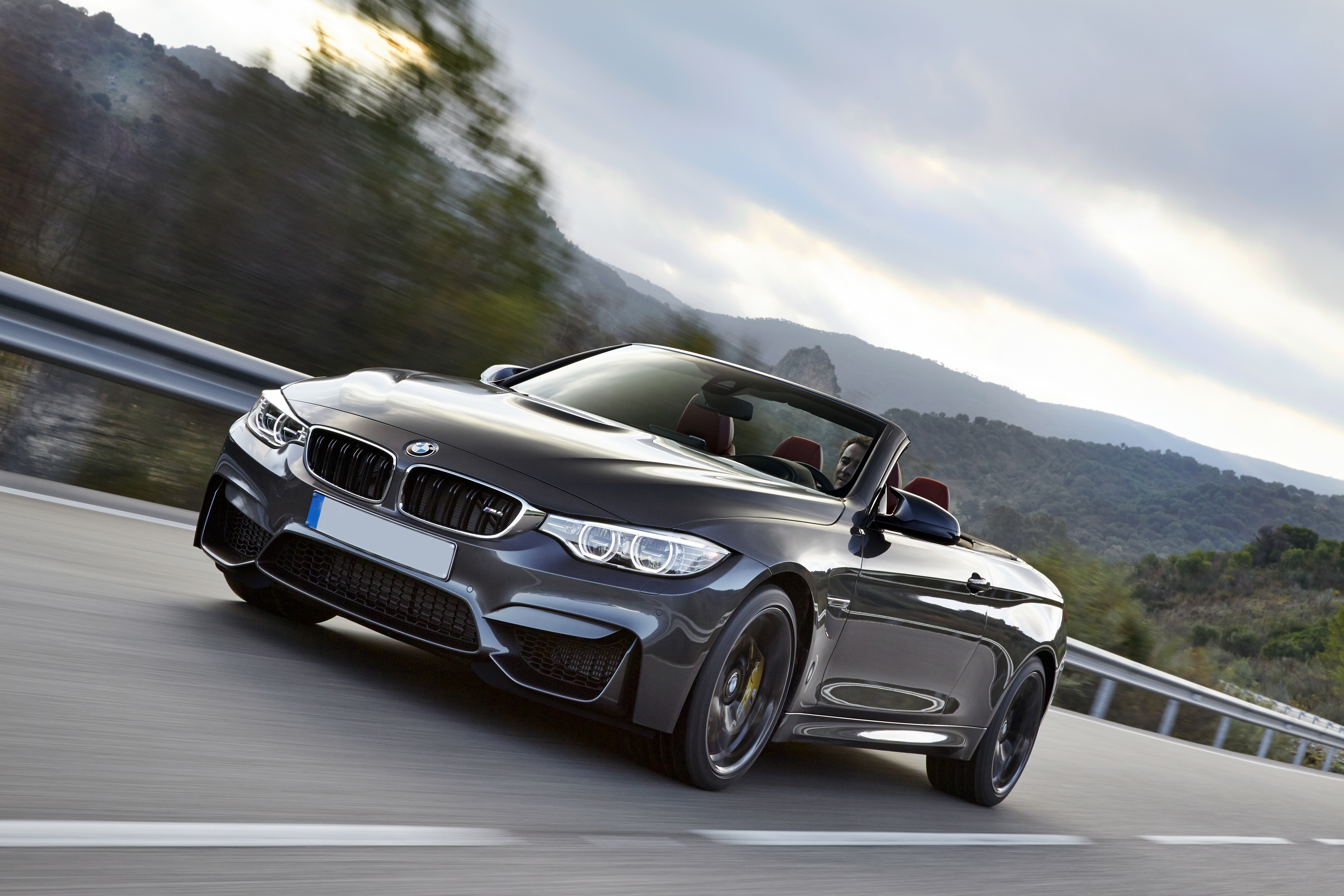 BMW M4 Convertible Review | carwow
