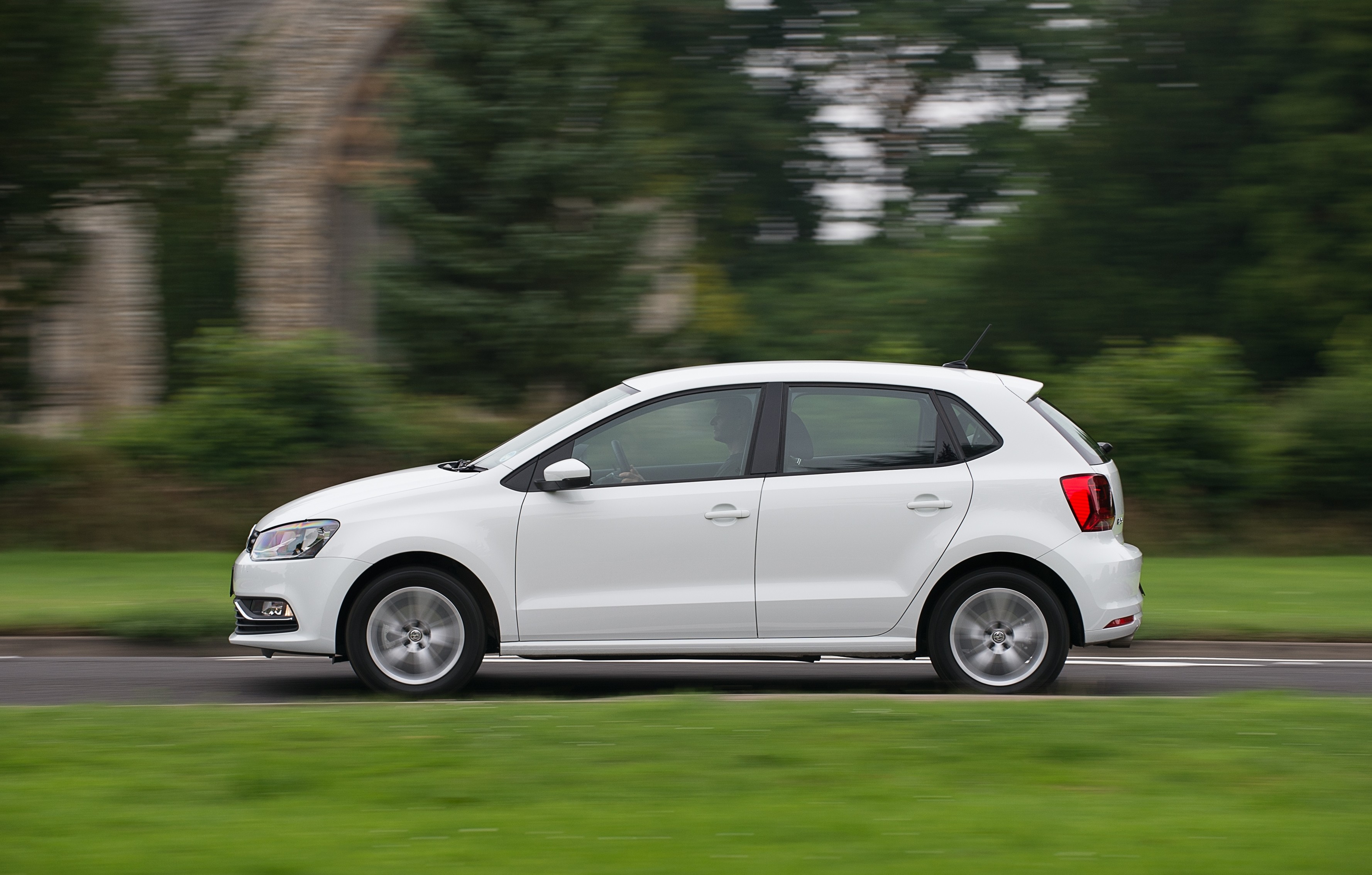 Volkswagen Polo Review | carwow