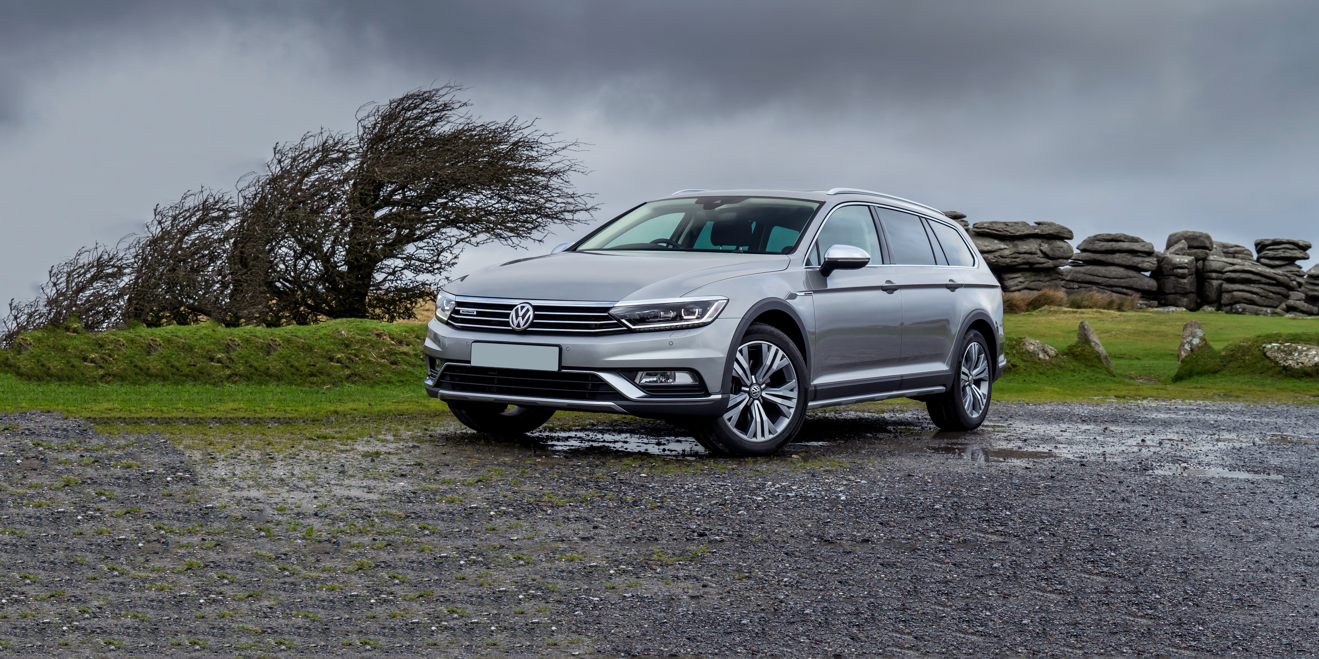 Volkswagen Passat Alltrack Review | carwow