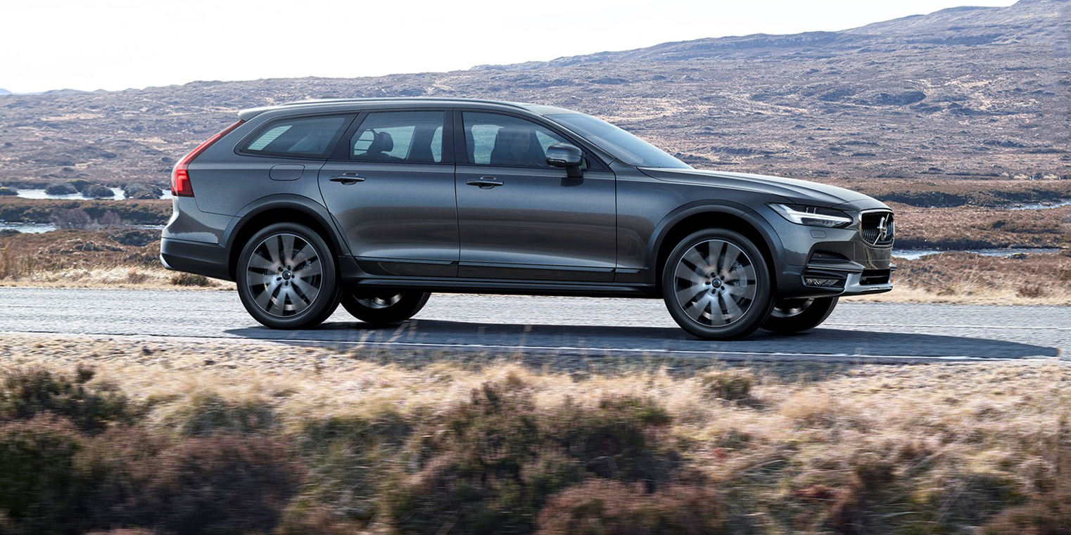 Volvo V90 Cross Country Review | carwow