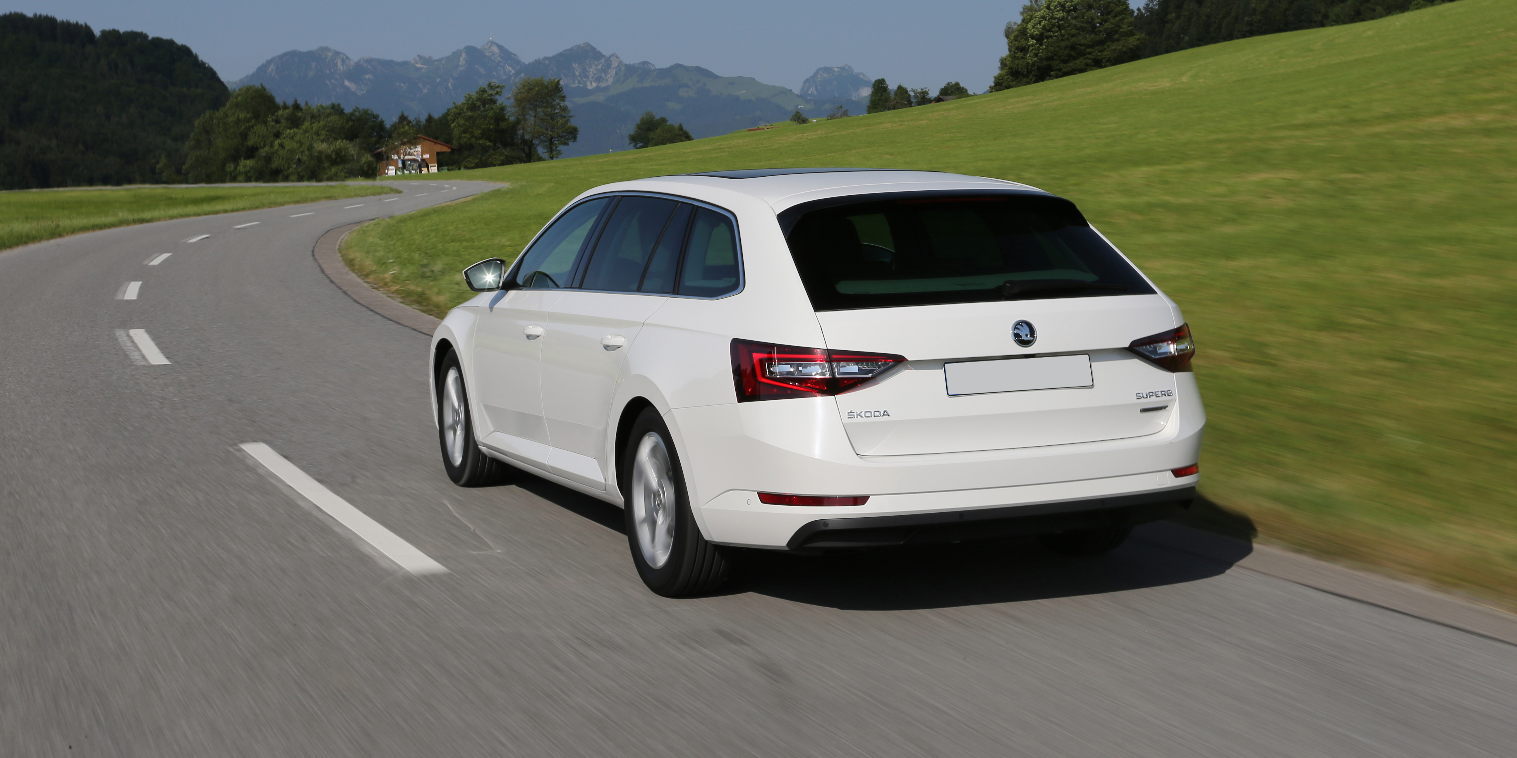 Skoda Superb Estate Review | carwow